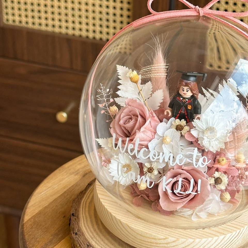 Florist In SS2 With Same Day Delivery l Graduation & Convocation Flower