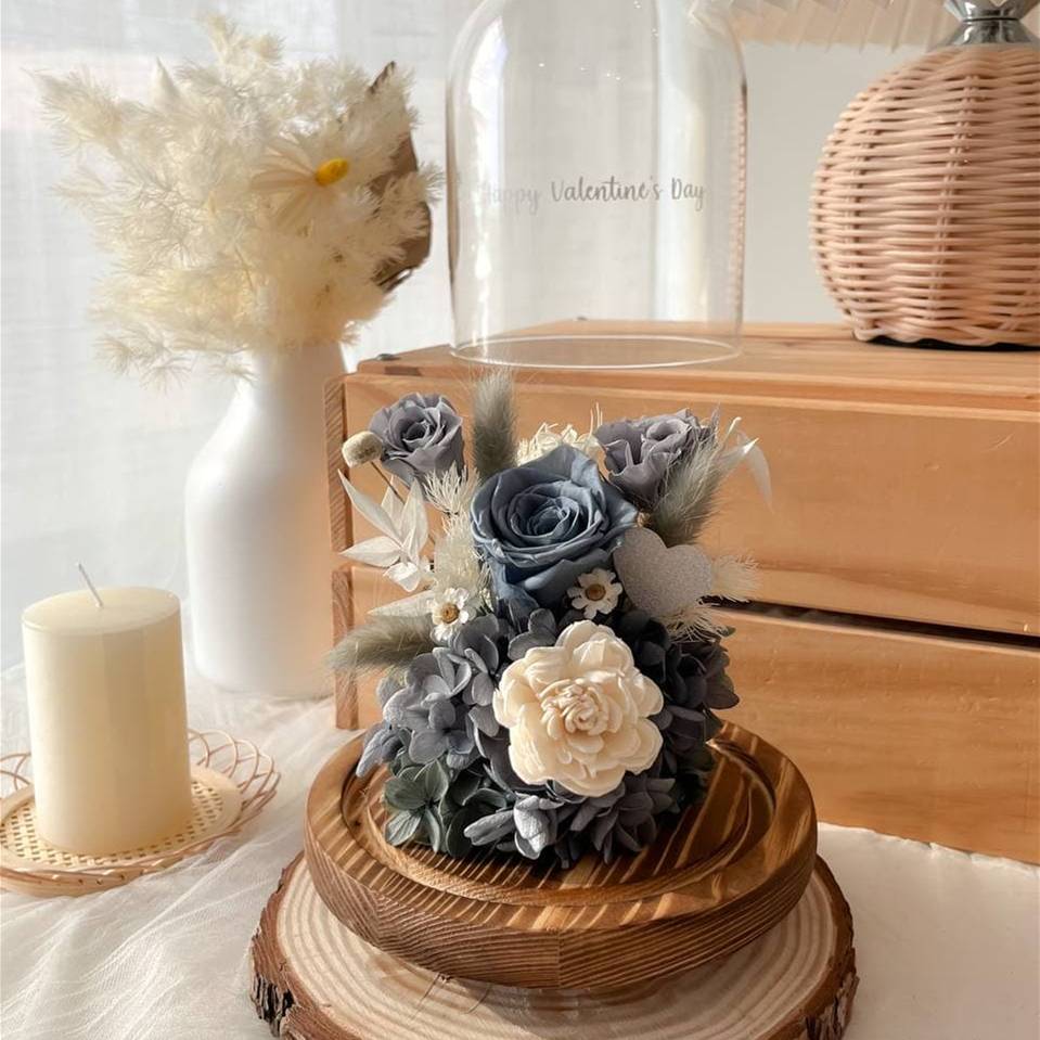 Romantic Preserved Flower Globes – Unique Anniversary Gift Idea