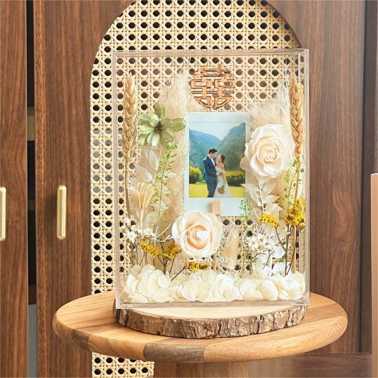 Custom Wedding Flower Frames in Klang Valley | Twenty Degrees Florist