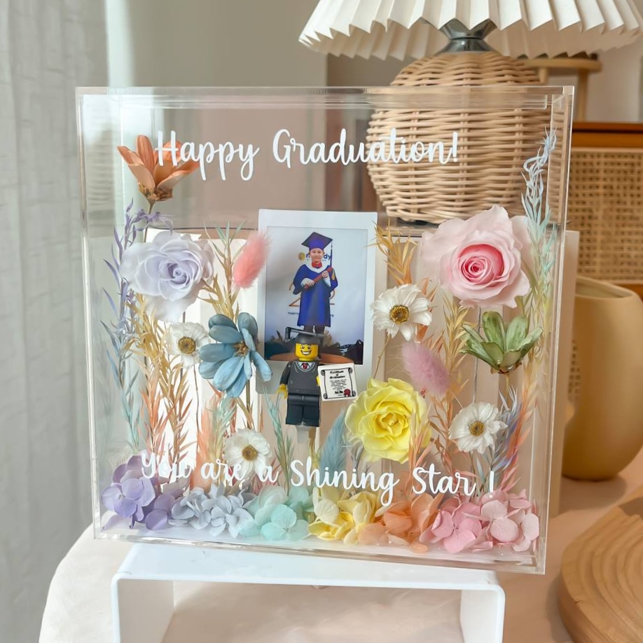 Best Graduation Gifts in KL – Preserved Flower Collections to Cherish